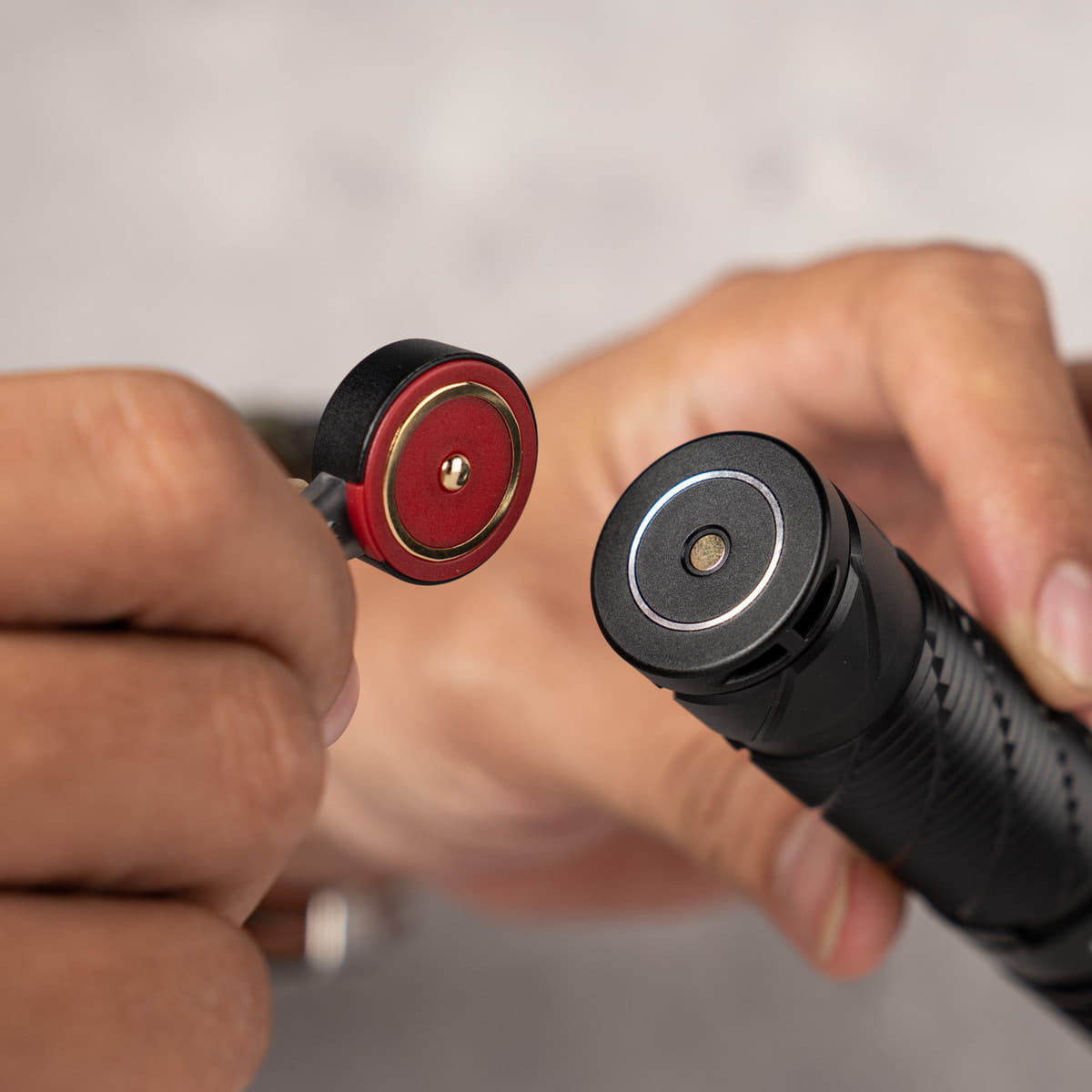 Phân biệt đèn pin cao cấp và đèn pin kém chất lượng như thế nào?